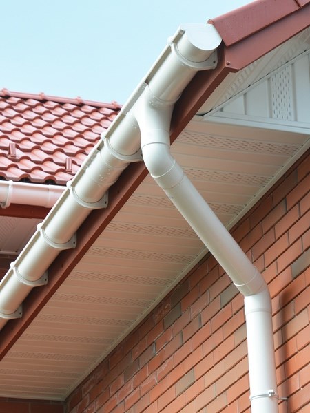 Tagrender i Holstebro og Vinderup | Udskiftning af tagrende og nedløb